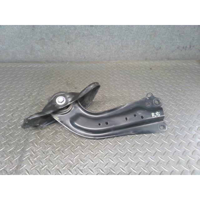 C−HR 6AA-ZYX11 右Rロアアーム 48760-47010 : 000006046251821 : 国際オートパーツヤフー店 ...