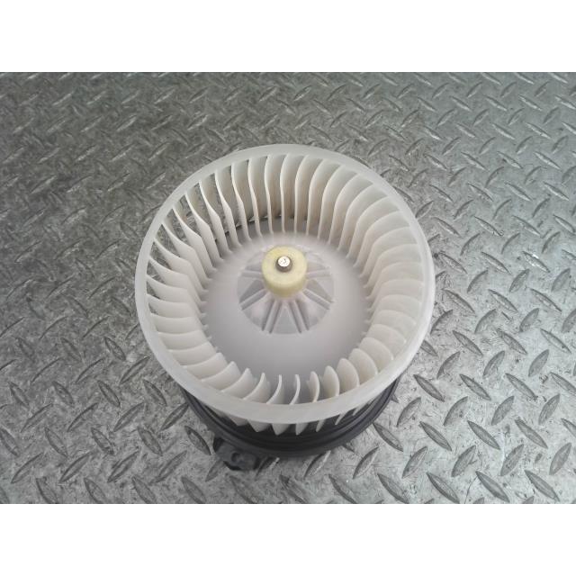 ヴォクシー DAA-ZWR80W ヒーターブロアモーター 87103-28111 : 国際オートパーツヤフー店 - 通販 - Yahoo!ショッピング