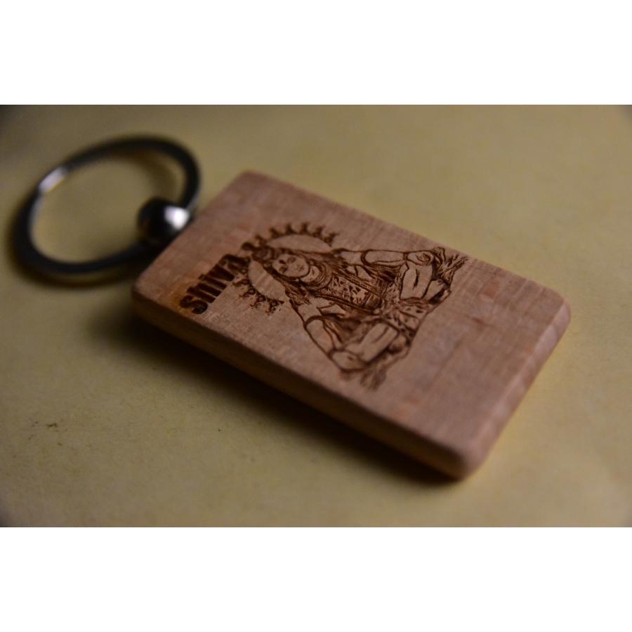 木彫りお守りキーホルダー 木札 ヒンドゥー教の神様 シヴァ 護符【送料無料】kw101 : KARMABAZARO - 通販 - Yahoo!ショッピング