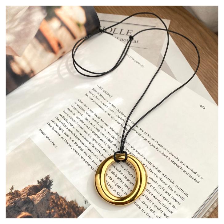 〔zero ゼホゥ〕ステンレスペンダント ネックレス アクセサリー レディース シルバー ゴールド シンプル ロングネックレス 革ひも レザー ...