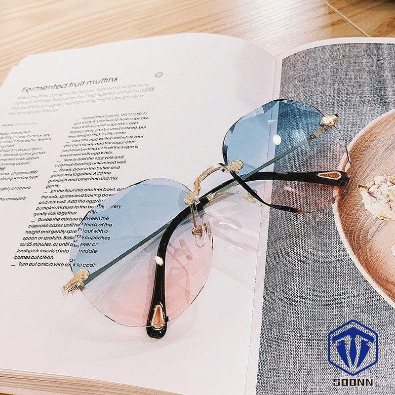 サングラス レディース 女性 ファッション小物 丸型 ヘキサゴン カラーレンズ ゴールドフレーム UV400 グラデーション バイカラー ブルー グレ :kato5 ...