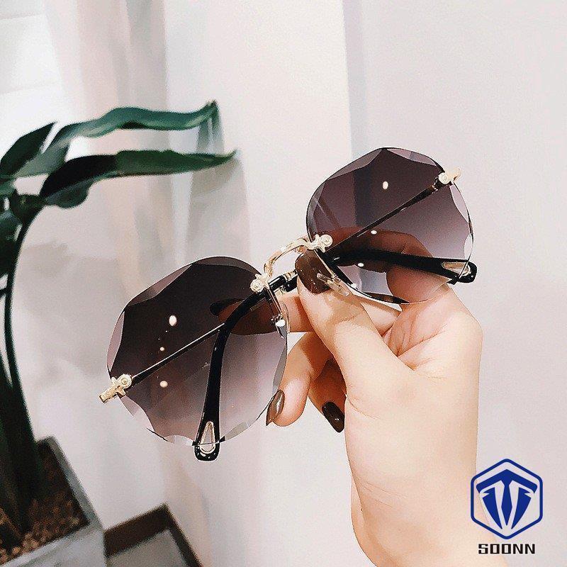 サングラス レディース 女性 ファッション小物 丸型 ヘキサゴン カラーレンズ ゴールドフレーム UV400 グラデーション バイカラー ブルー グレ :kato5 ...