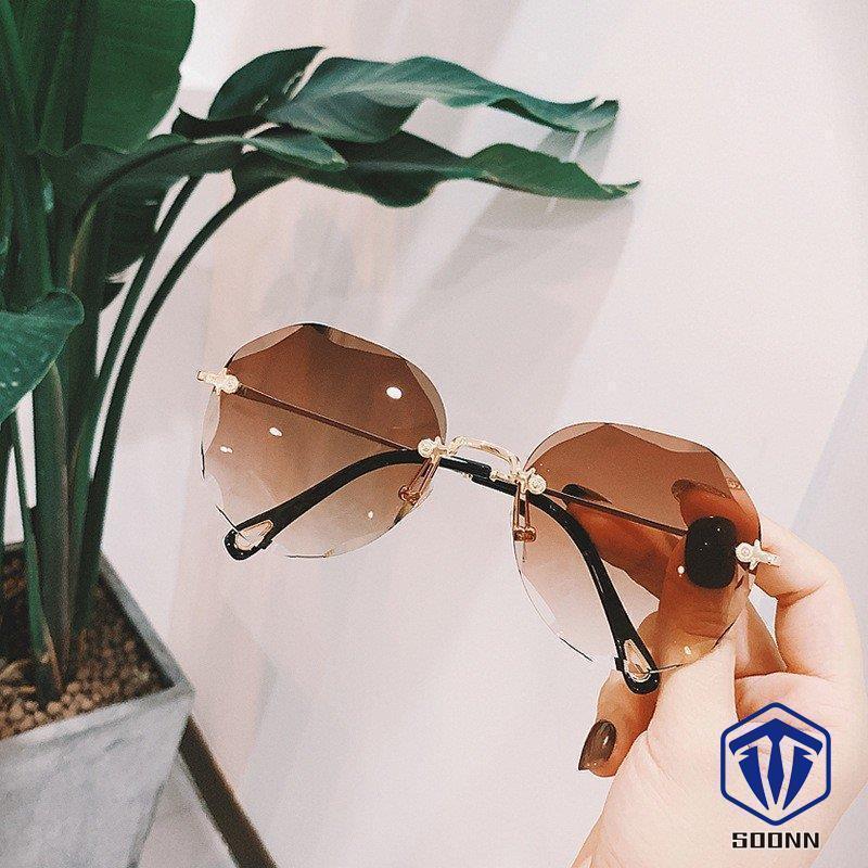 サングラス レディース 女性 ファッション小物 丸型 ヘキサゴン カラーレンズ ゴールドフレーム UV400 グラデーション バイカラー ブルー グレ :kato5 ...