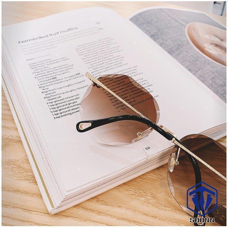 サングラス レディース 女性 ファッション小物 丸型 ヘキサゴン カラーレンズ ゴールドフレーム UV400 グラデーション バイカラー ブルー グレ :kato5 ...