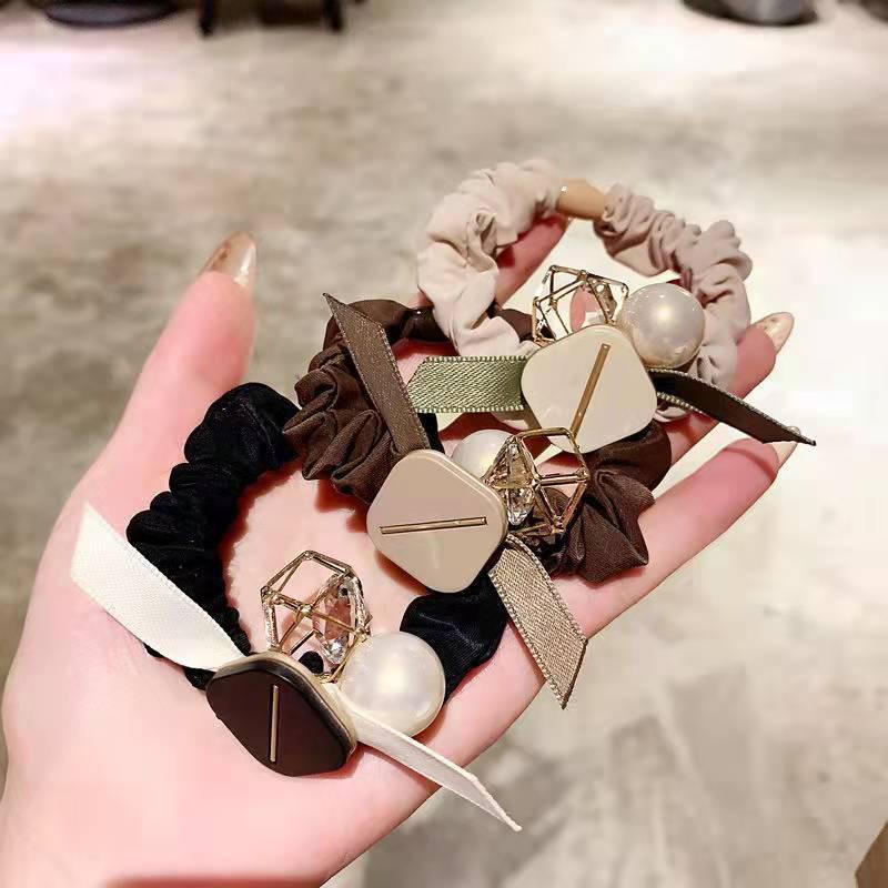 シュシュ ヘアゴム 髪ゴム レディース ヘアアクセサリー 髪飾り 髪留め フェイクパール リボン まとめ髪 ヘアアレンジ かわいい おしゃれ 上品 : KAWAeMON - 通販 ...