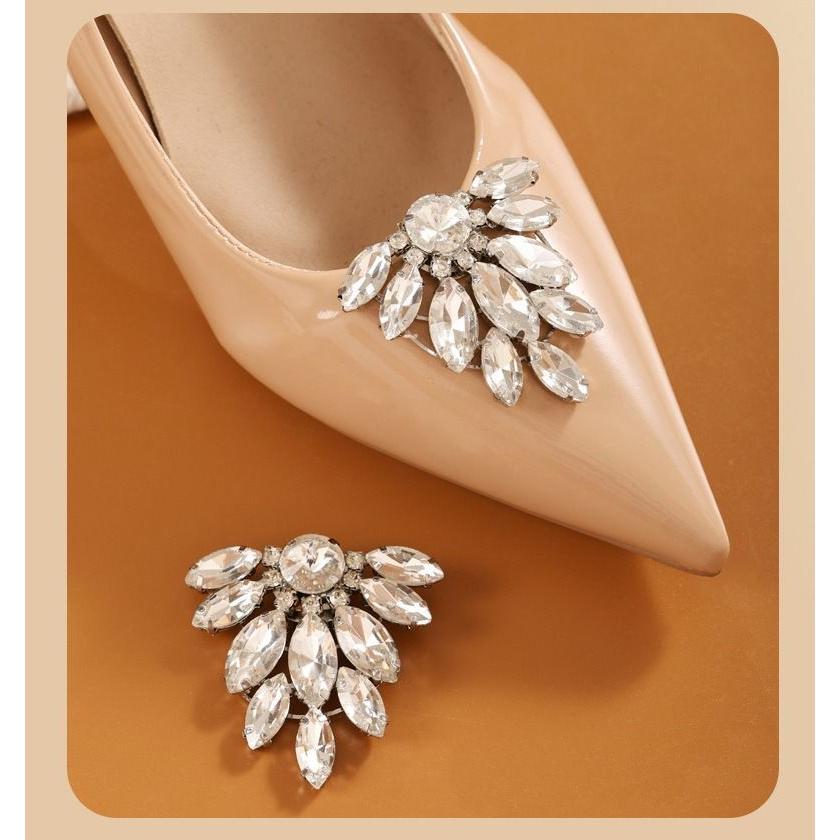 シューズクリップ 同種2個セット 1足分 パンプス レディース シューズアクセサリー 靴飾り ラインストーン ビジュー きれい かわいい キラキラ 結 : KAWAeMON - 通販 ...