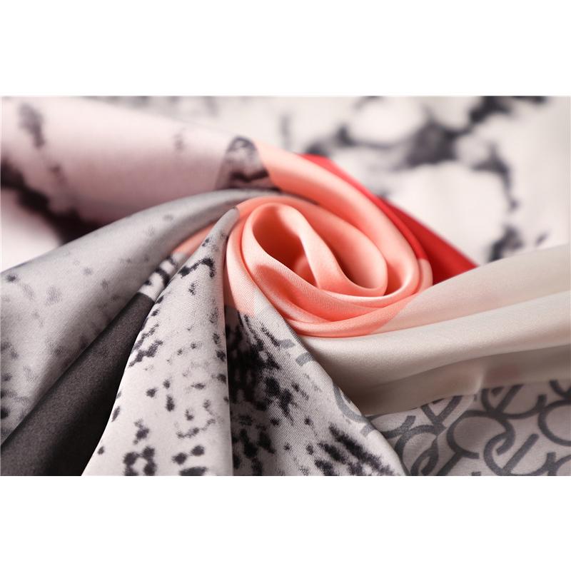 スカーフ プリントスカーフ 大判 正方形 70cm サテン ファッション小物 柄 レッド ワイン 幾何学 ミックスカラー スクエア バンダナ ストール : KAWAeMON - 通販 ...