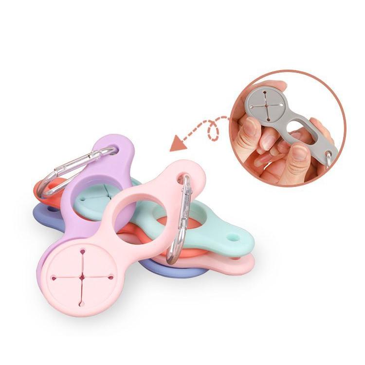 ペットボトルホルダー 2個セット タオルホルダー シリコン カラビナ付き ドリンクホルダー 持ち歩き便利 吊り下げ ぶら下げ アウトドア 登山 遠足 : KAWAeMON - 通販 ...