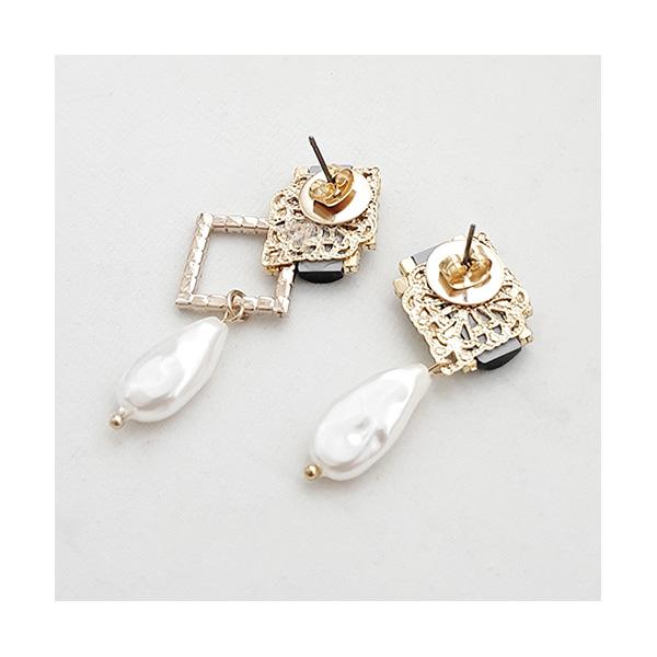 ピアス レディース アクセサリー ラインストーン パール 高級感 おしゃれ きれいめ 上品 20代 30代 40代 50代 韓国 メール便可 ...