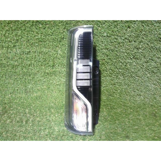 スペーシア DAA-MK53S 左テールランプ R06AT ZWY コイト 35670-79R51 : 河村自動車工業 ヤフー店 - 通販 - Yahoo!ショッピング