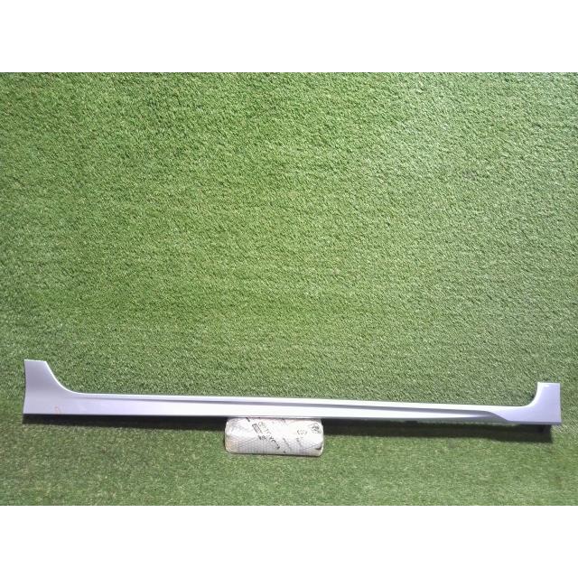 シャトル DAA-GP7 右サイドステップ LEB-H1 NH830M 71800-T5B-003ZX : 河村自動車工業 ヤフー店 - 通販 - Yahoo!ショッピング