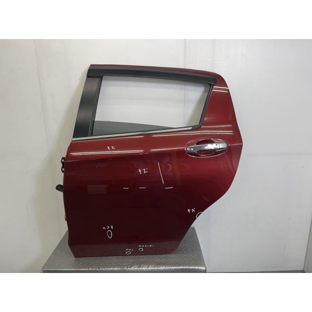 ヴィッツ NSP130 左 リア ドア パネル 67004-52440 3Q3 : 株式会社川島商会 ネット事業部 - 通販 - Yahoo!ショッピング