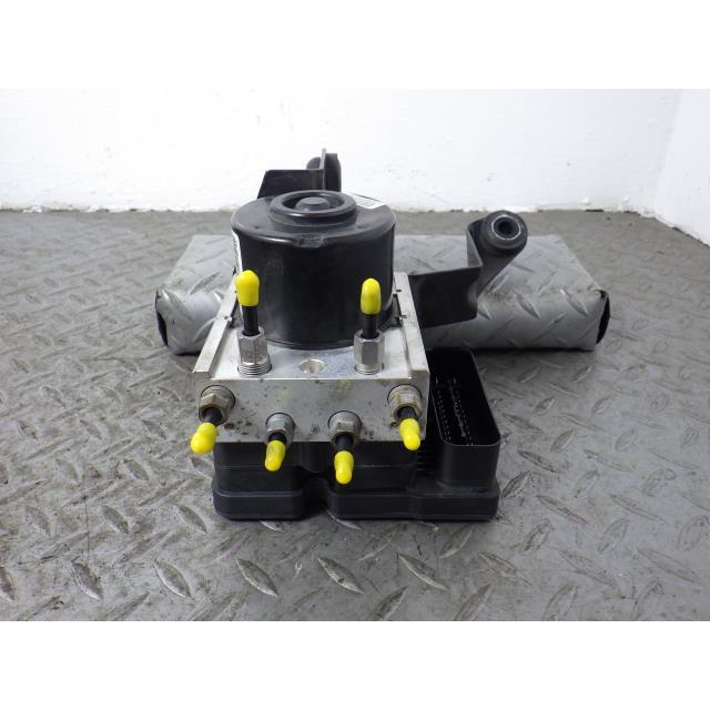 アクセラ BK5P ABSアクチュエーター BVSN-43-7AZD : 株式会社川島商会 ネット事業部 - 通販 - Yahoo!ショッピング