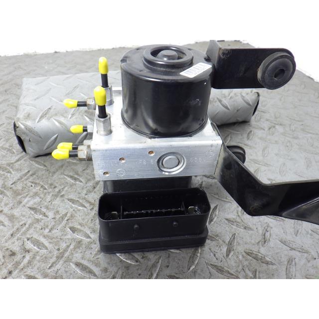 アクセラ BK5P ABSアクチュエーター BVSN-43-7AZD : 株式会社川島商会 ネット事業部 - 通販 - Yahoo!ショッピング