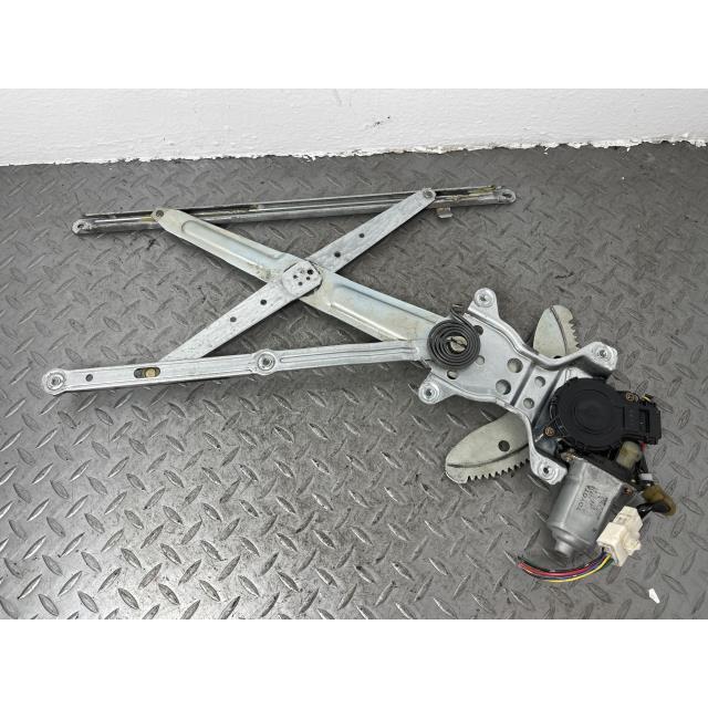 グランドハイエース VCH10W 右 フロント ドア レギュレター モーター 85710-26030 : 株式会社川島商会 ネット事業部 - 通販 - Yahoo!ショッピング