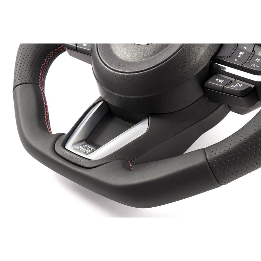 KENSTYLE CX-8 KG5P, KG2P (KG系)用 ケンスタイル ステアリング カーボン/レザーコンビ (レッド＆シルバーステッチ) 品番： MD04 (KENSTYLE ...