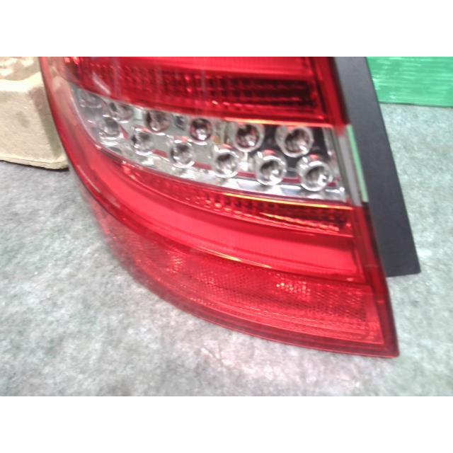 ベンツ Bクラス DBA-246242 左テールランプ B180 A2468200564 : 啓愛社 姫路リサイクル工場 - 通販 - Yahoo!ショッピング