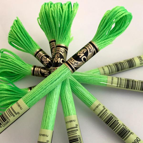 DMC ライトエフェクト糸 E990 蛍光糸 （品番317w） 25番 刺しゅう糸 【KN】 : 毛糸蔵かんざわ - 通販 - Yahoo ...