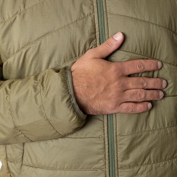 ATHLETA（アスレタ） BomBR アクティブホロウキルトジャケット