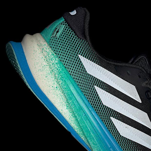 adidas スーパーノヴァ ライズ 2 ランニング コアブラック×アイアンメタリック 【adidas|アディダス】ランニングシューズ ...