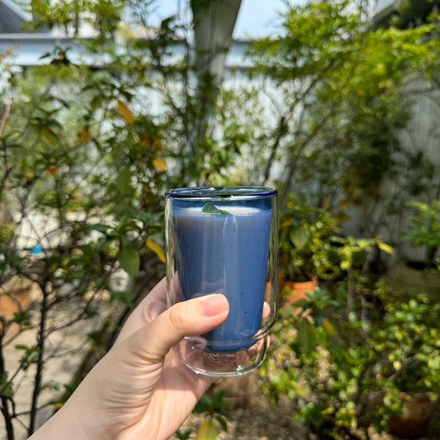 KEYUCA 可愛い コンパクト 食洗器 電子レンジ オールシーズン コーヒー 紅茶 ｜ Crist 耐熱スタッキングカップ 230ml クリア×ブルー KEYUCA(ケユカ ...