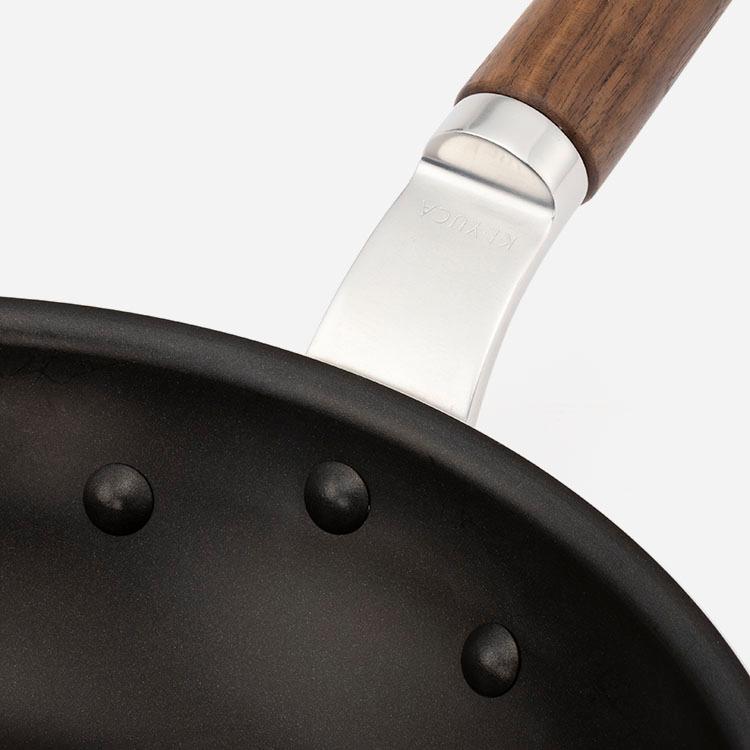 KEYUCA（ケユカ） キッチン用品 調理用品 キッチングッズ 直火用 フッ素樹脂加工 アルミニウム｜ 極厚アルミシルクフライパン 27cm : KEYUCA Yahoo!ショッピング店 ...