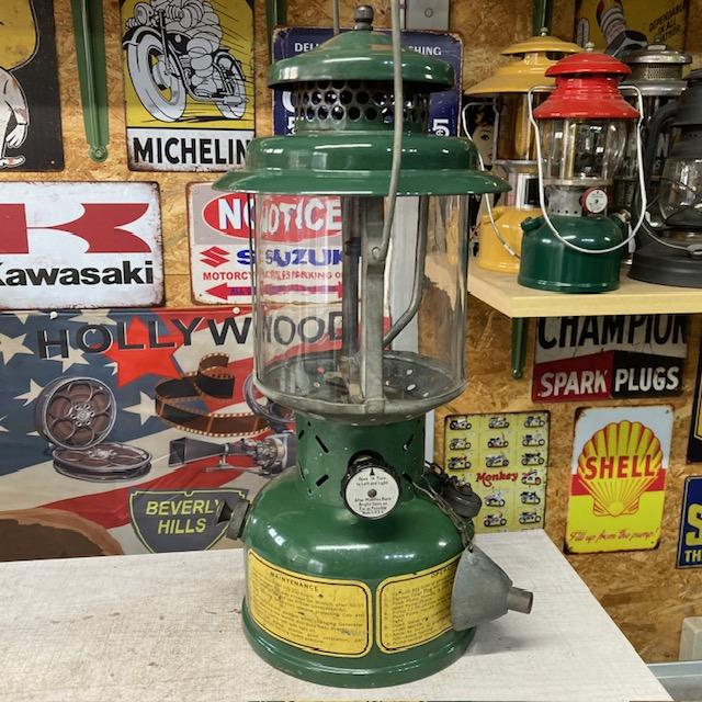 コールマン Coleman ランタン 1945年 超希少 ハンターグリーンの初代252 GIランタン 252 ミリタリーランタン 整備済み : 01717 : KIC GARAGE ヤフー店 ...