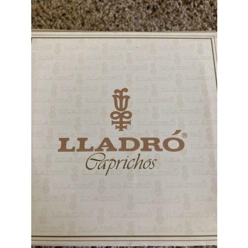 リヤドロ LLADRO #01001562 CAPRICHOS WHITE BROAD-BRIMMED HAT LLADR〓 - Pre-owned with box ...