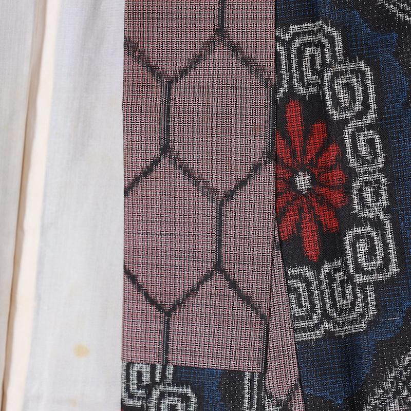 本場大島紬 竜郷柄 あまちゃ 藍 赤 白 黒 A117 : a1170 : キモノリザーブEC - 通販 - Yahoo!ショッピング