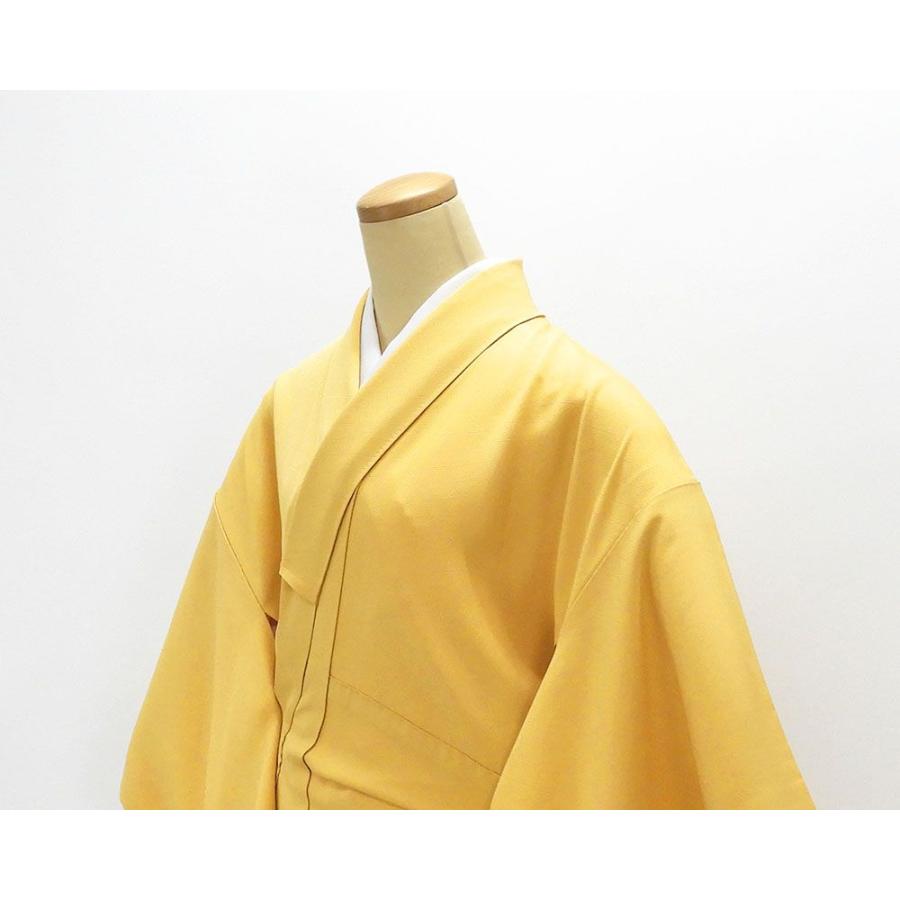 色無地 正絹 渋め支子 身丈163.5cm 裄丈65cm 変り飛桜蝶 リサイクル