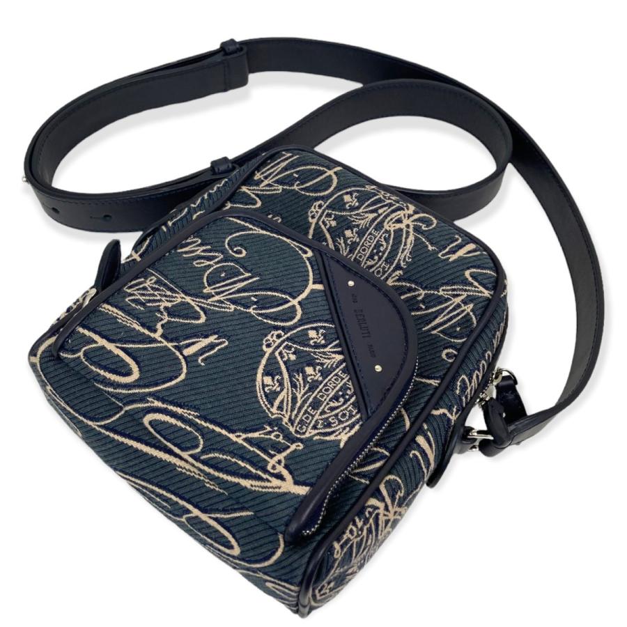 Berluti 22SS 「マイルススクリットアラベスクキャンバスメッセンジャー」 メッセンジャーショルダーバッグ ネイビー サイズ：- (新宿店AN : カインドオルYahoo!店 - 通販 ...