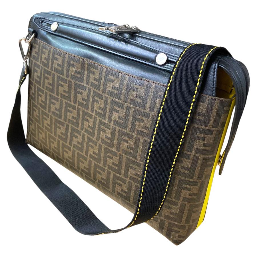 FENDI 【値下げ】FENDI ズッカ柄ショルダーバッグ 7VA458 ブラウン (EC) : カインドオルYahoo!店 - 通販 - Yahoo!ショッピング