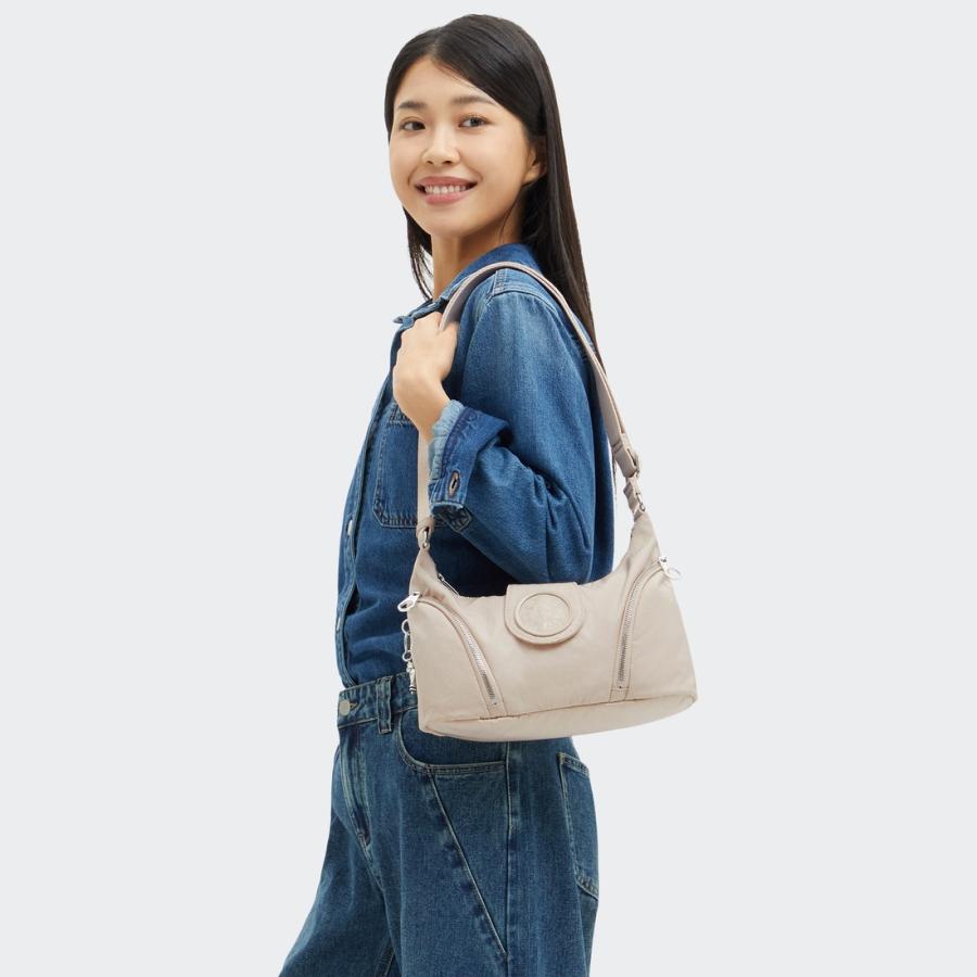 kipling キプリング 公式 ショルダーバッグ SERA M(Beige Spice) セラエム(ベージュスパイス) KI510726J チャーム コレクション : 公式 キプリング ...