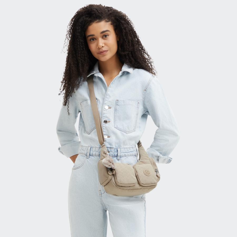 kipling キプリング 公式 ショルダーバッグ RIKKA S(Sign Beige Emb) リッカエス(サインベージュエンボス ...