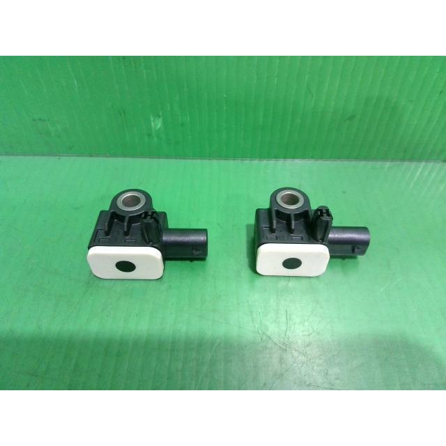 フォルクスワーゲン up! アップ! AACHY H24 右H 純正 エアバッククラッシュセンサー エアバックセンサー 衝突センサー ...