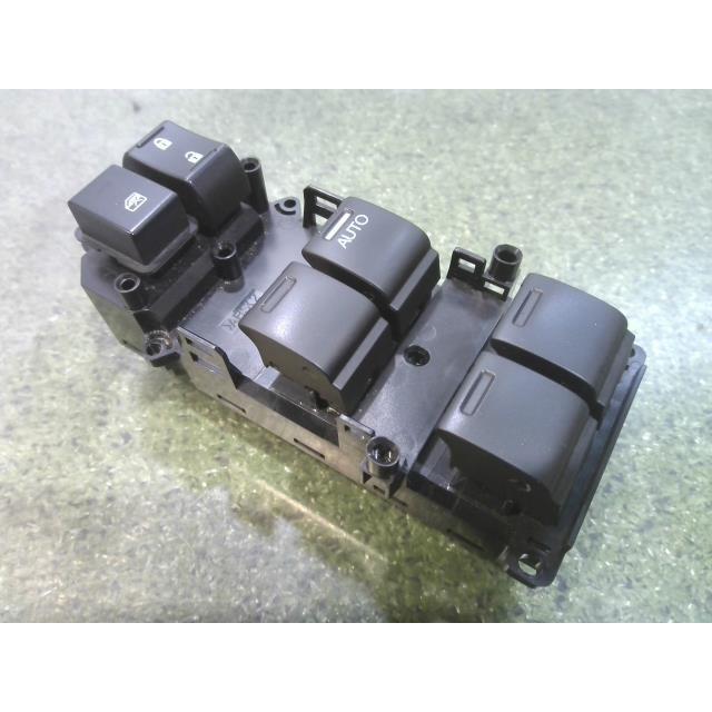 ステップワゴン DBA-RK5 パワーウインドウスイッチ PB81P 35750-SZW-J11 :202210082561900:キタグチ ヤフー店 - 通販 - Yahoo!ショッピング