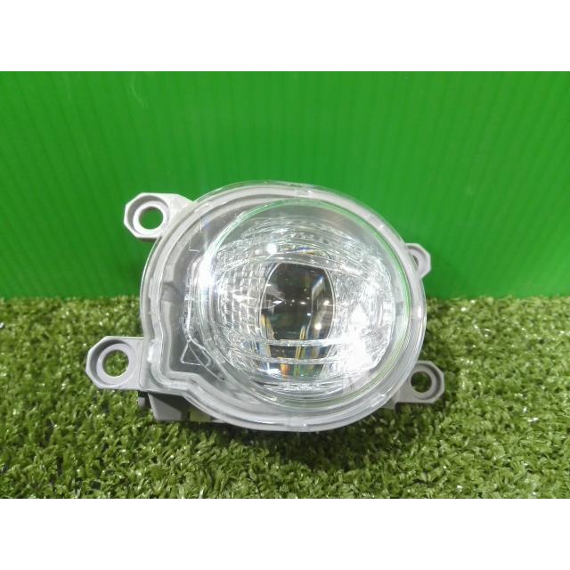 カローラツーリング 6AA-ZWE211W 左フォグランプ 1K3 81220-12240 : キタグチ ヤフー店 - 通販 - Yahoo ...