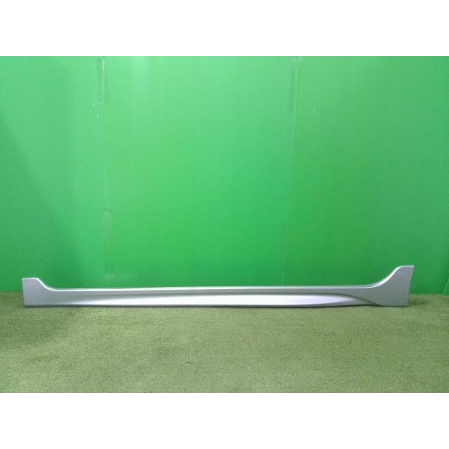 アクア DAA-NHP10 左サイドステップ 1F7 61404-52220 : キタグチ ヤフー店 - 通販 - Yahoo!ショッピング