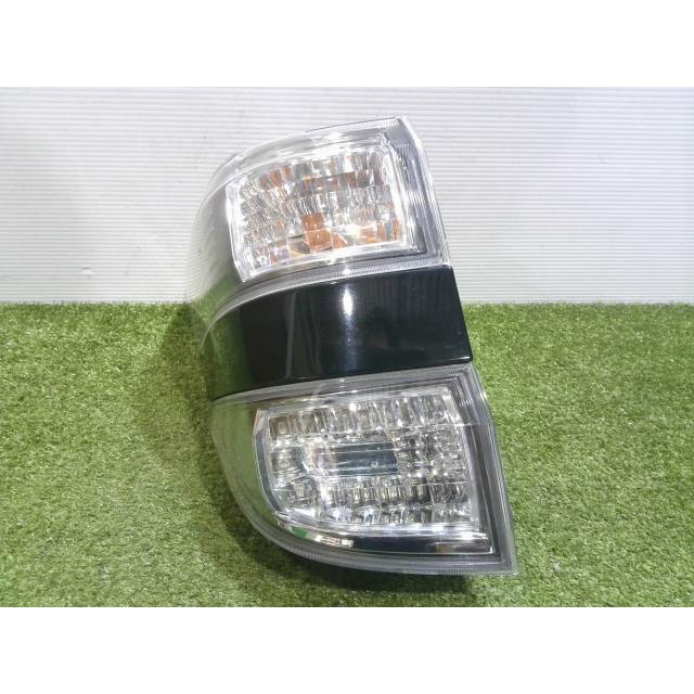 ヴェルファイア DBA-ANH20W 左 テールランプ テールレンズ 202 81561-58090 : 202302030715600 : キタグチ ヤフー店 - 通販 - Yahoo!ショッピング