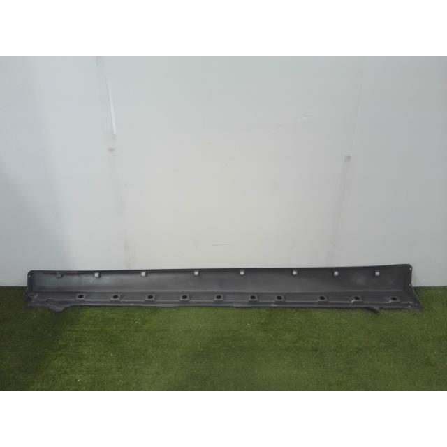 スイフト CBA-ZC32S 右サイドステップ ZNC 77210-70L00-ZNC : キタグチ ヤフー店 - 通販 - Yahoo!ショッピング