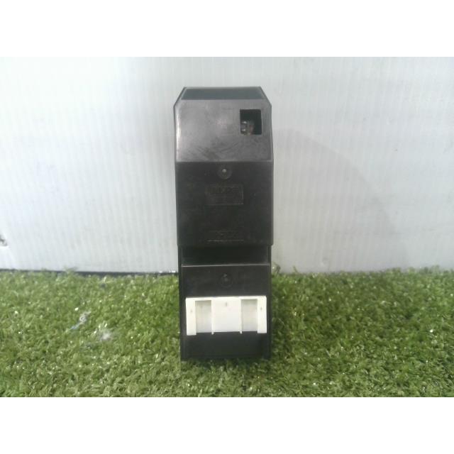 ワゴンR ワゴンR DBA-MH21S パワーウインドウスイッチ Z2S 37990-72J10 : キタグチ ヤフー店 - 通販 - Yahoo!ショッピング