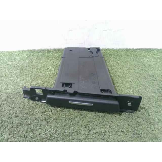 BMW 3シリーズ E90 E91 右ハンドル 後期 左側 助手席側 ドリンクホルダー カップホンダ− 51457127463-04 : ...