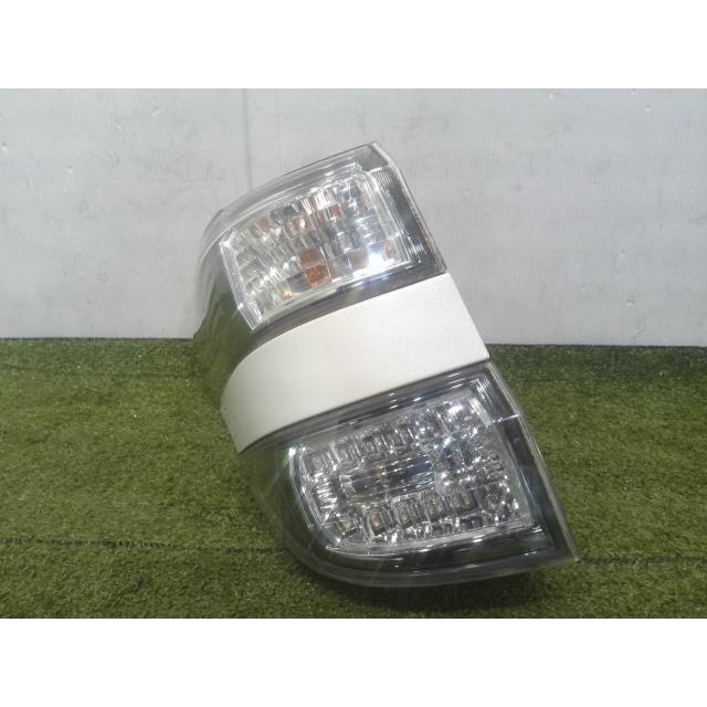 ヴェルファイア DBA-ANH20W 左 テールランプ テールレンズ 070 81561-58090 :202402039215600:キタグチ ヤフー店 - 通販 - Yahoo!ショッピング