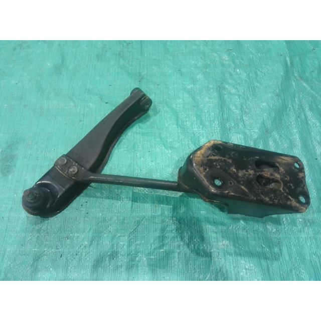 キャリィ GD-DA52T 左フロントロアアーム 26U 45202-77A10 :202404054351740:キタグチ ヤフー店 ...