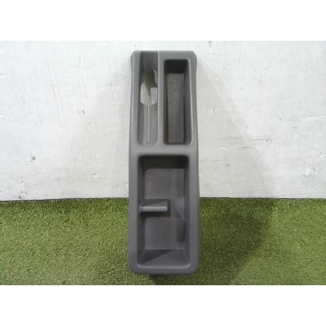 ジムニー E-JA12W コンソールボックス Y29 75870-82C00-5ES : 202407064477100 : キタグチ ヤフー店 - 通販 - Yahoo!ショッピング