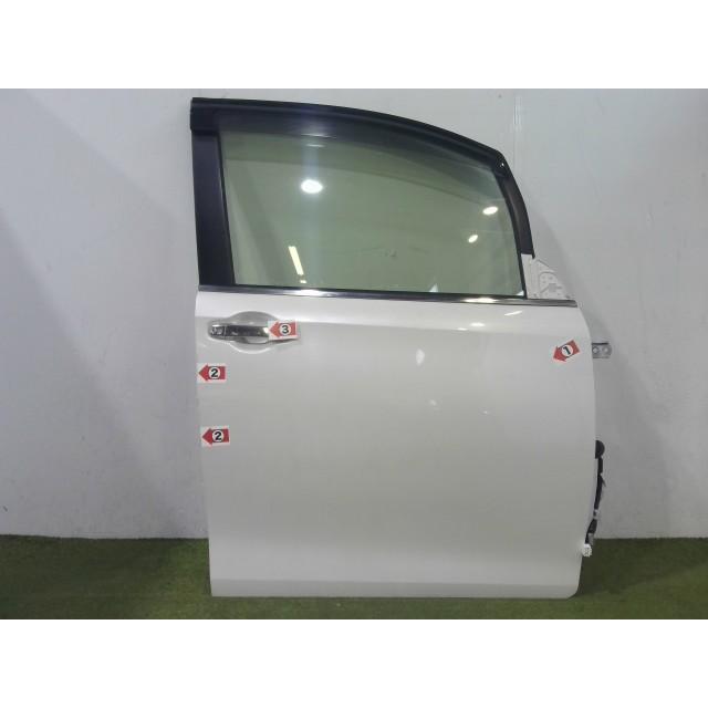 エスクァイア DAA-ZWR80G 右フロントドアASSY 070 67001-28250 : キタグチ ヤフー店 - 通販 - Yahoo!ショッピング