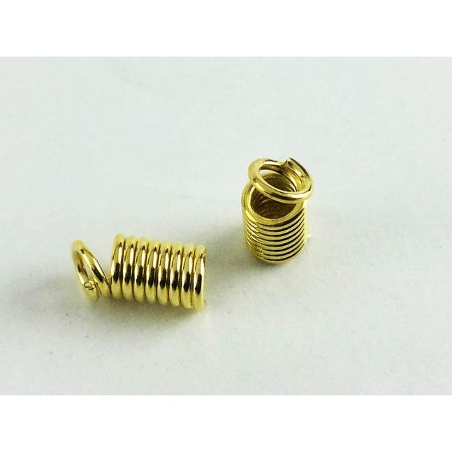 アクセサリー パーツ コイルオコシ 100個 ゴールド 8mmx4mm コイルパーツ 紐留め 金具 留め具 （AP0197） : ファイニエ - 通販 - Yahoo!ショッピング