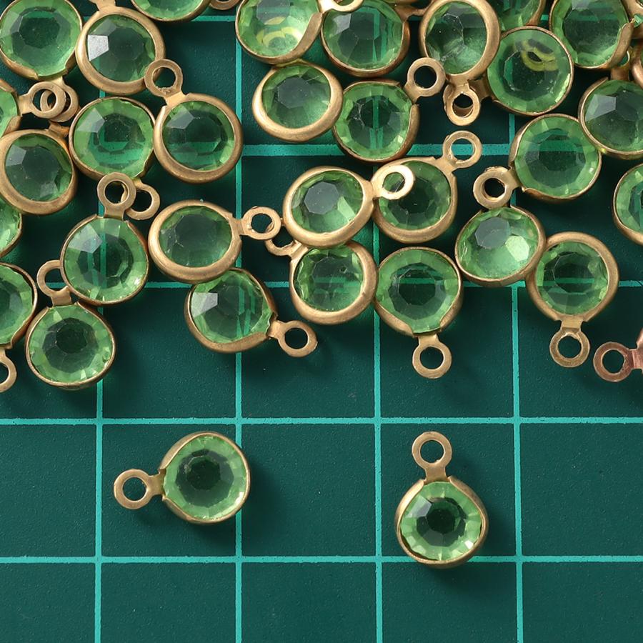 チャーム 丸 6mm ガラスストーン 50個 カン付き グリーン 緑 ラウンド アクセサリートップ まる アクセサリー パーツ AP2073 ...