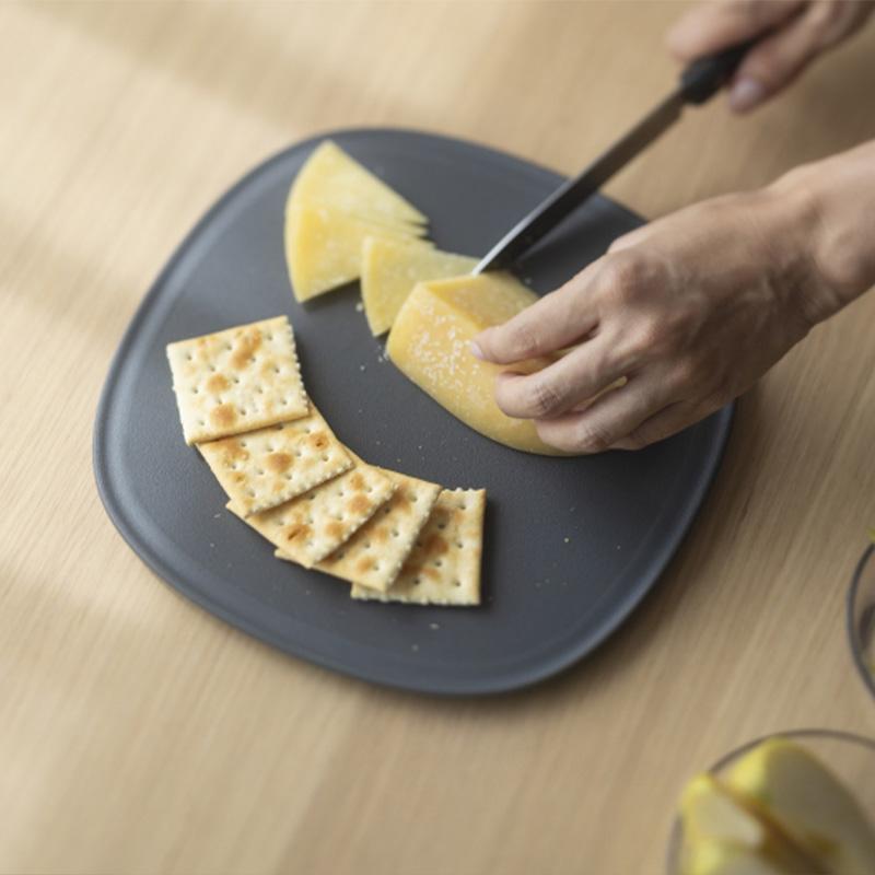 滑りにくい まな板 S M セット K807 K808 食洗機対応 カッティングボード カッティングマット エラストマー 調理 衛生的 キッチン 肉 魚 マーナ 全国送料無料 : 小物専科 ...