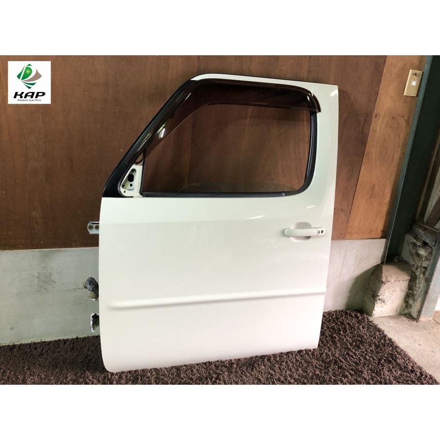 日産☆キューブ BZ11／YZ11 左フロントドア ホワイトパール／QX1 【個人宅配送不可】 : 株式会社コトブキ - 通販 - Yahoo!ショッピング